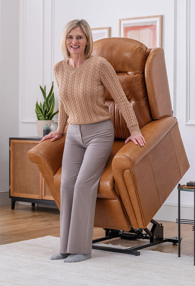Chatsworth Rise and Recline Chair | Muick Sandy