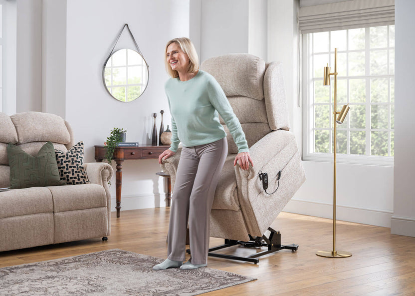 Cotswold Rise and Recline Chair | Muick Sandy