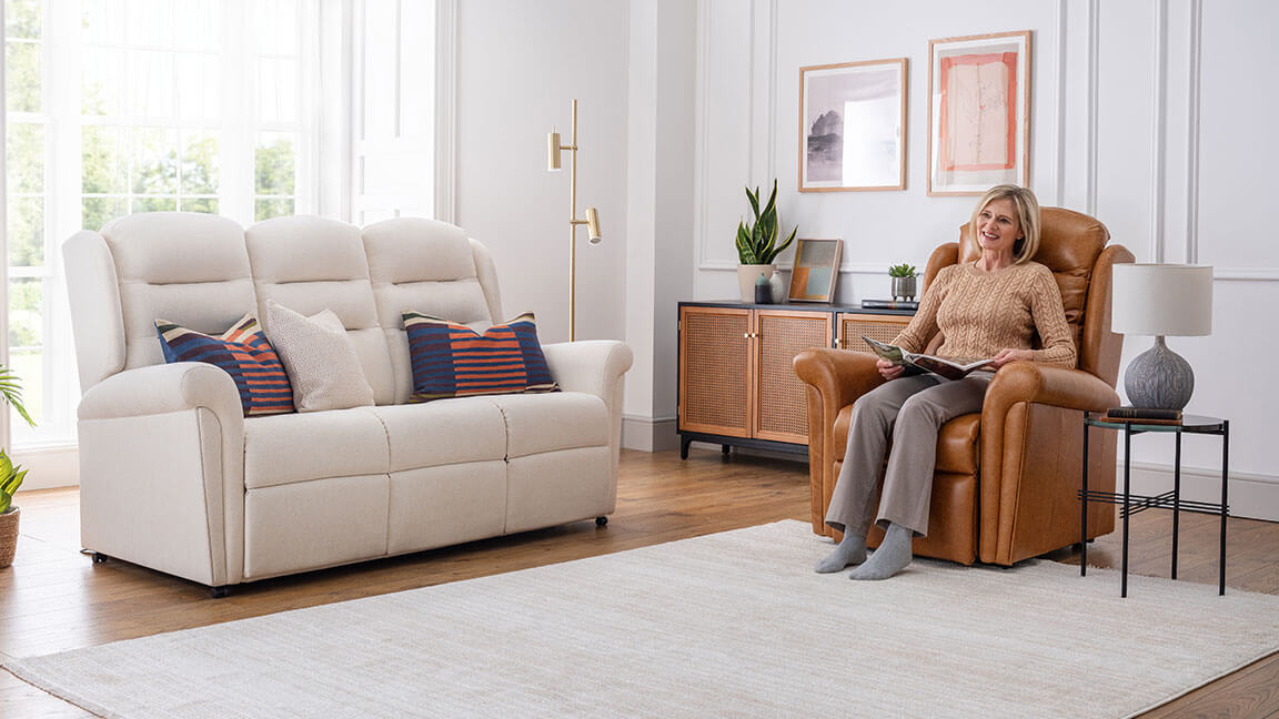 Chatsworth Rise and Recline Chair | Muick Sandy