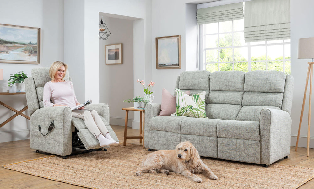 Winchester Rise and Recline Chair | Muick Sandy